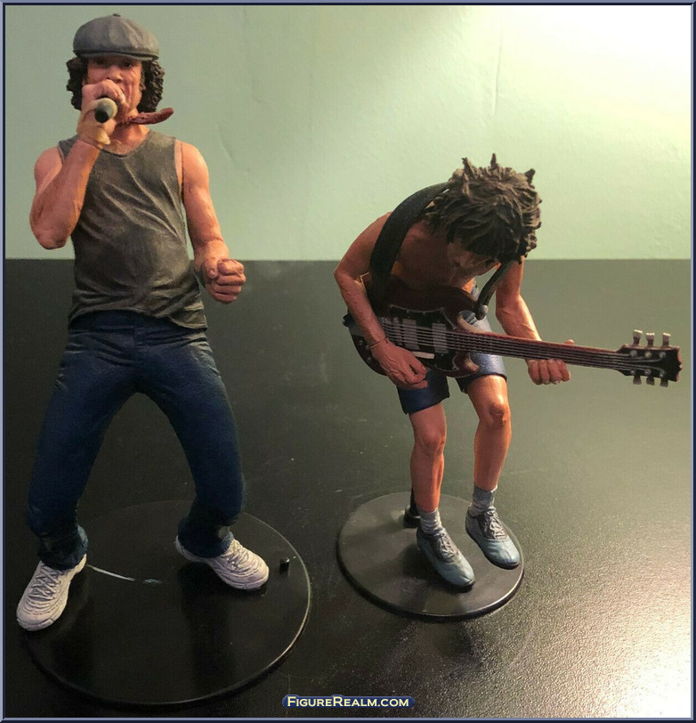 Brian Johnson & Angus Young - McFarlane's Music - AC / DC - McFarlane Action Figure