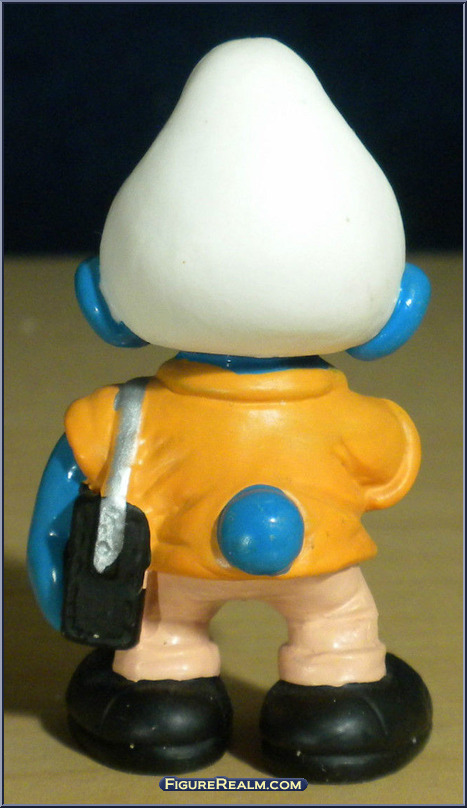 Sports Reporter Smurf (Yellow Shirt) - Smurfs - Basic Series - Peyo ...