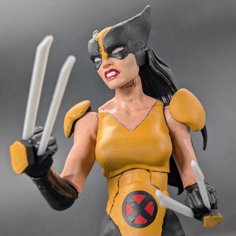 Wolverine - Laura Kinney (X-Men Red) (Marvel Legends) Custom Action Figure