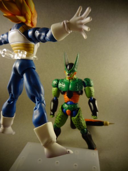 S.H Figuarts Semiperfect Cell (Dragonball Z) Custom Action Figure